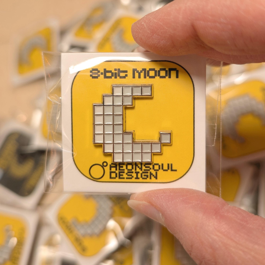 8-bit Crescent Moon Enamel Pin, Gray Shades Pixelated Retro-gaming ...