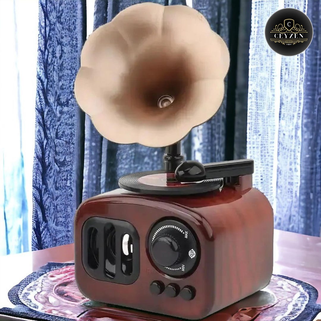 Vintage Phonograph Music Box Retro Decor Ornament & Table Decor ...
