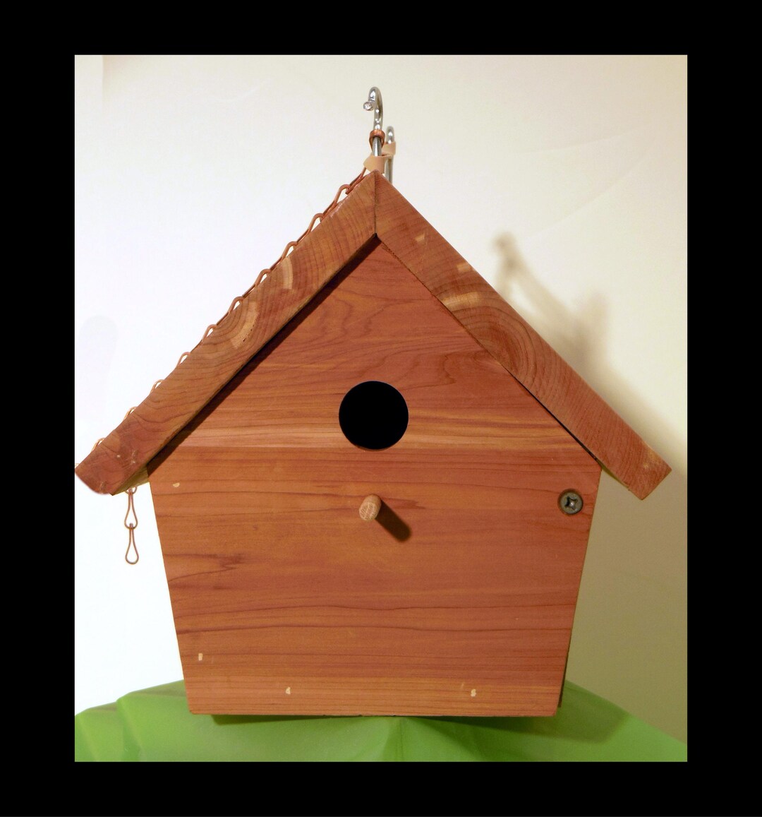 Cedar Wren Bird House: Hanging Chain, Easy Cleanout - Etsy
