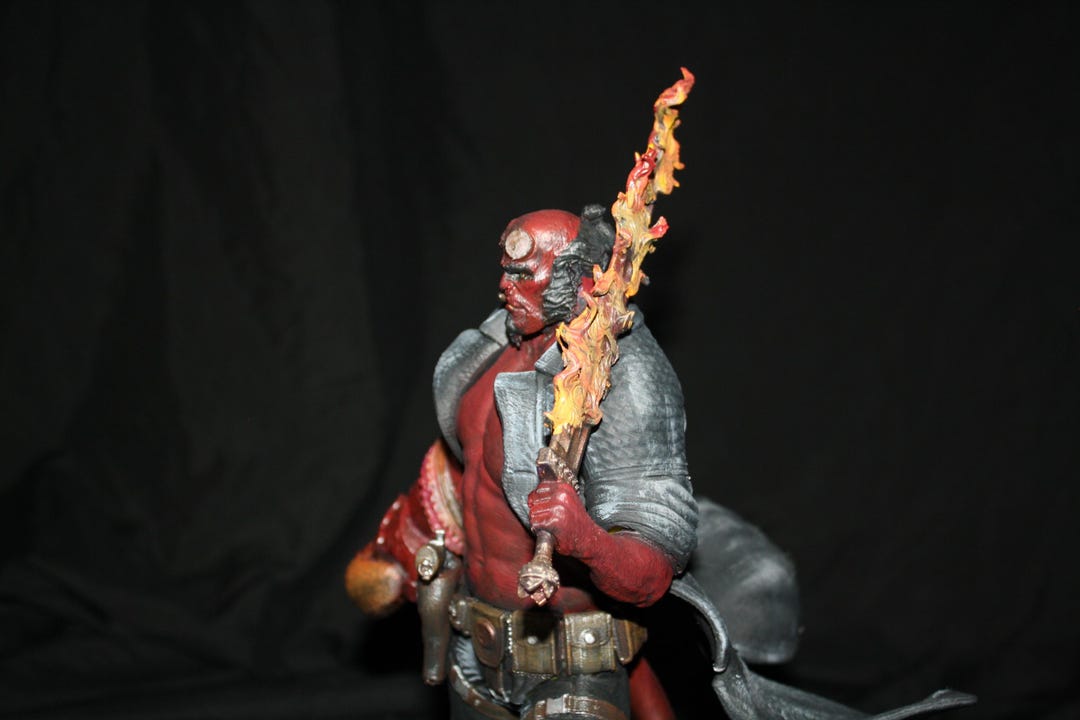 1/6 Scale 3d-printed Hellboy-inspired Statue - Etsy