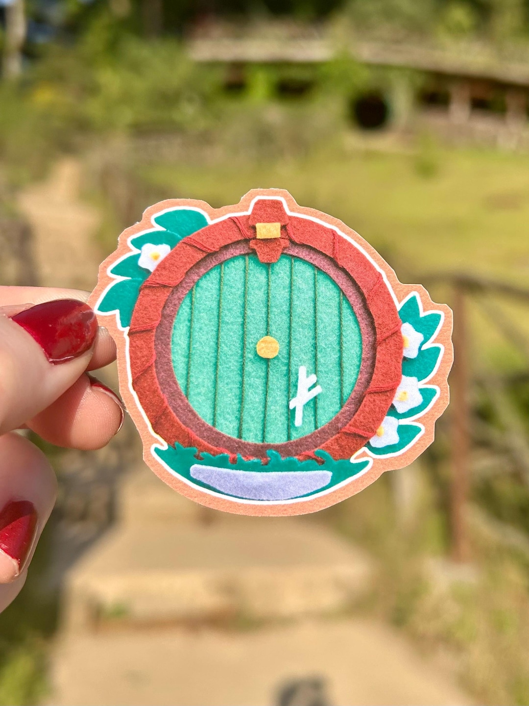 The Hobbit LOTR Green Hobbit Bilbo Felt Circle Door, 2x2" Vinyl Matte ...