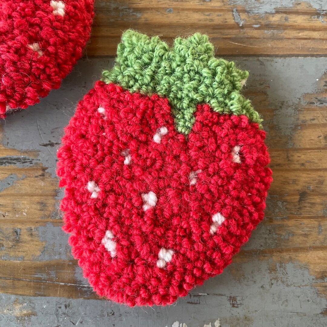 Strawberry Mug Rug, Tufted Strawberry Coaster, Tufted Strawberry - Etsy