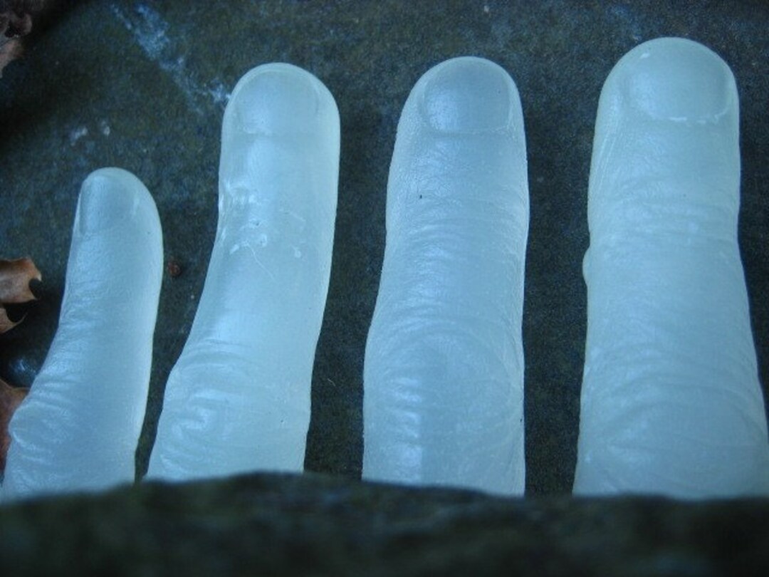 Halloween Soap Glowing Freaky Finger Soap Glow in the Dark walking Dead ...