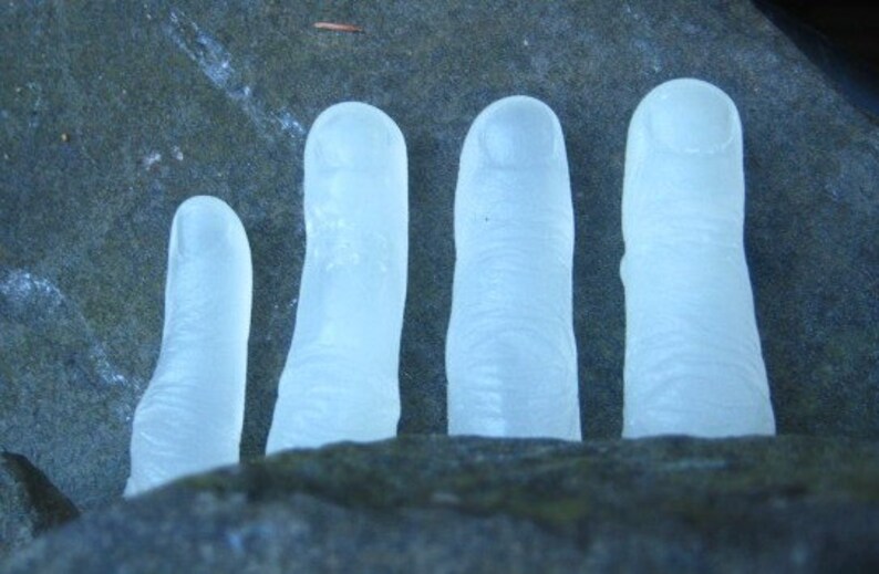 Halloween Soap - Glowing Freaky Finger Soap - Glow in the Dark -walking ...