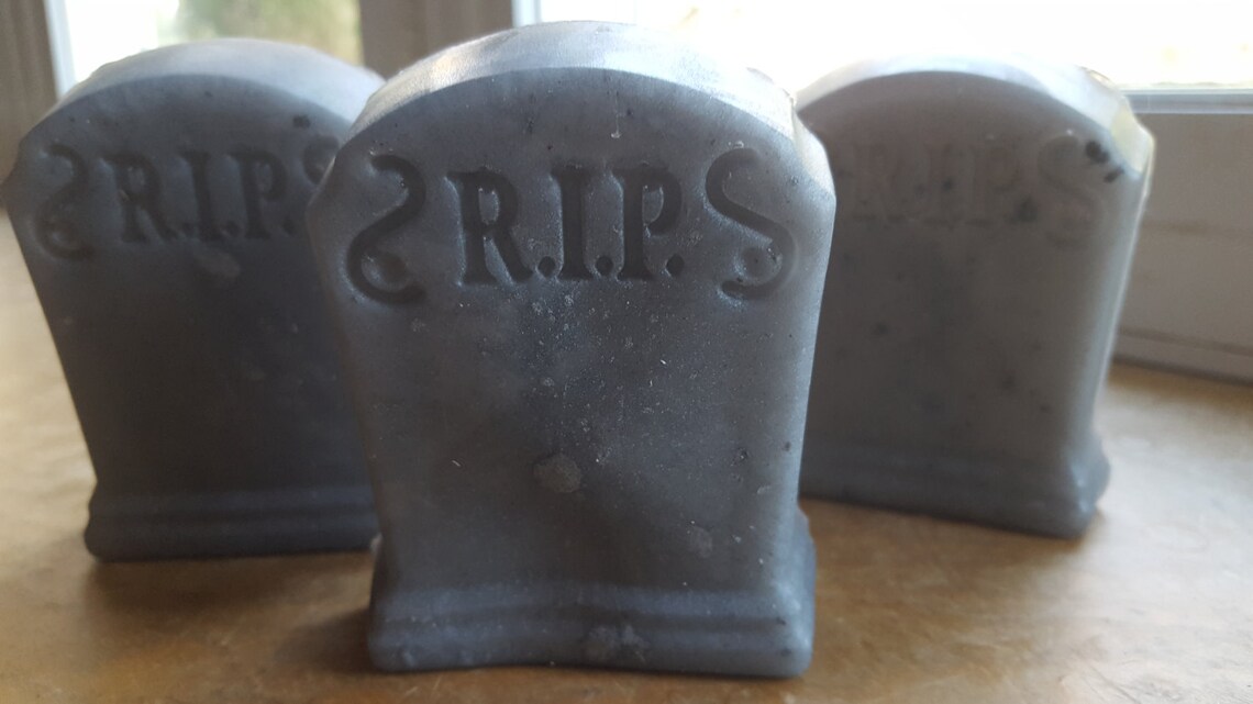 RIP Graveyard Soap - Halloween Soap - Walking Dead - Horror - Novelty ...