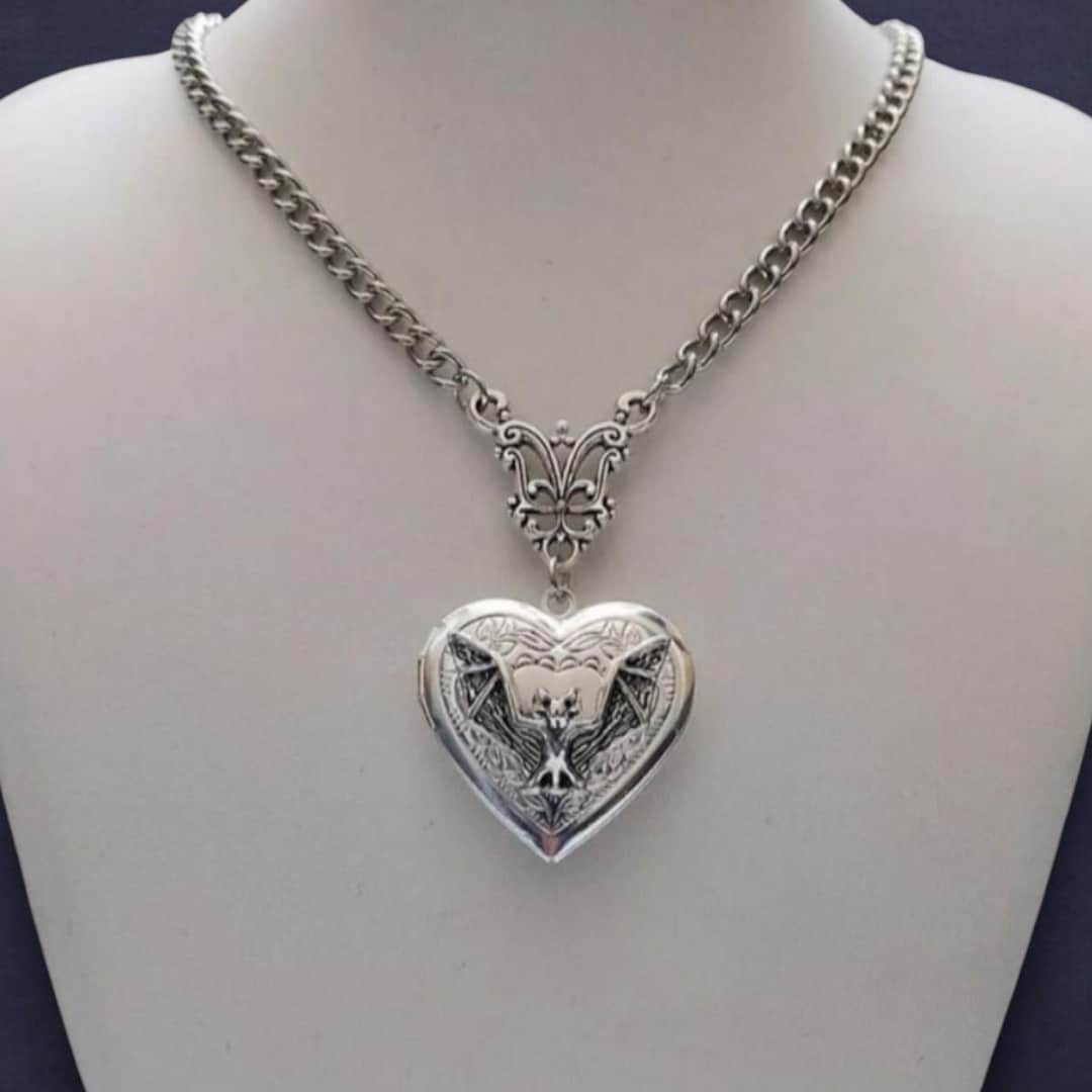 Gothic Bat Heart Locket Necklace: Vampire-inspired Dark Romantic ...