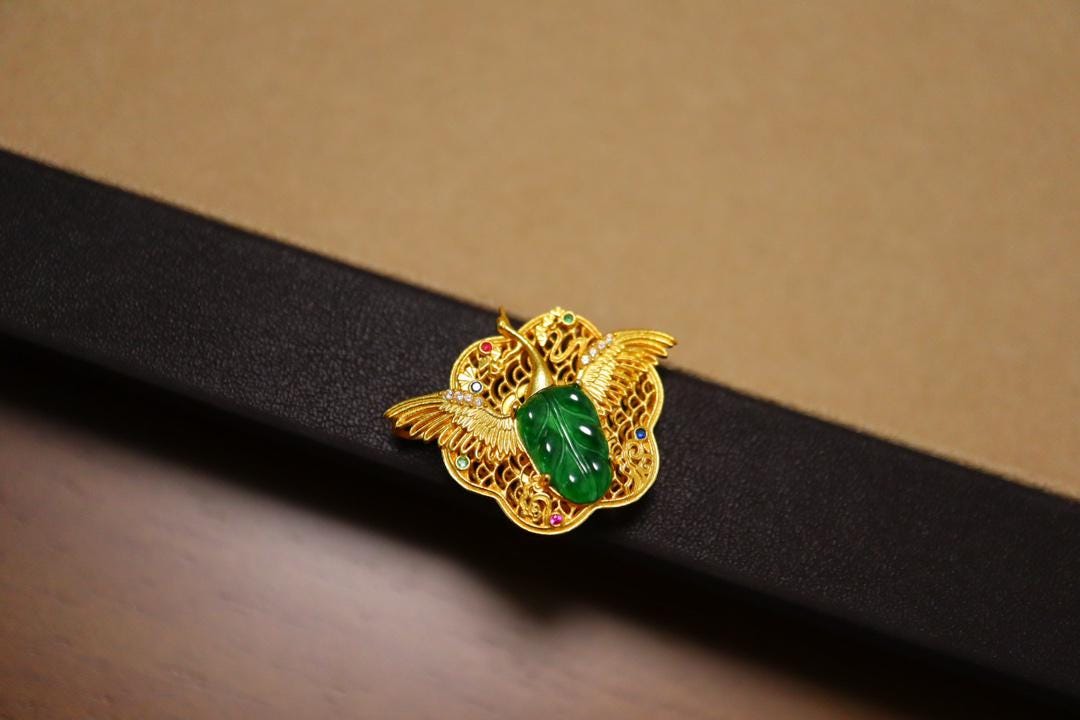 M1527 Openwork Silver Wire Inlay Green Jadeite & Gem Crane Sachet ...