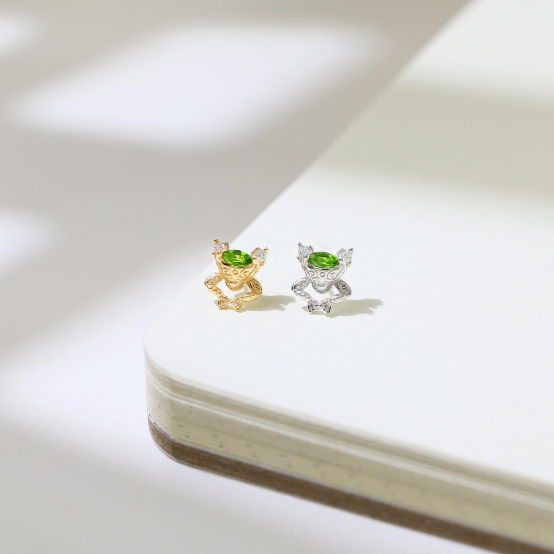Frog Chrome Diopside Moissanite Stud Earring Lucky Animal Symbol 925 ...
