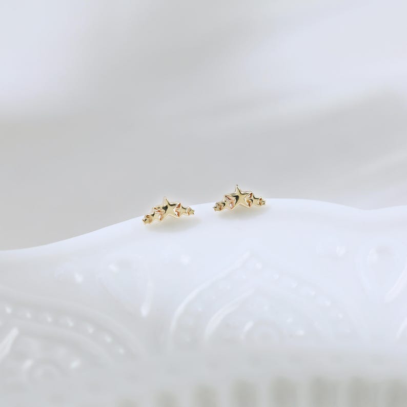 14K Solid Gold Star Climber Stud Earring Dainty Pentagram Ear Crawler ...