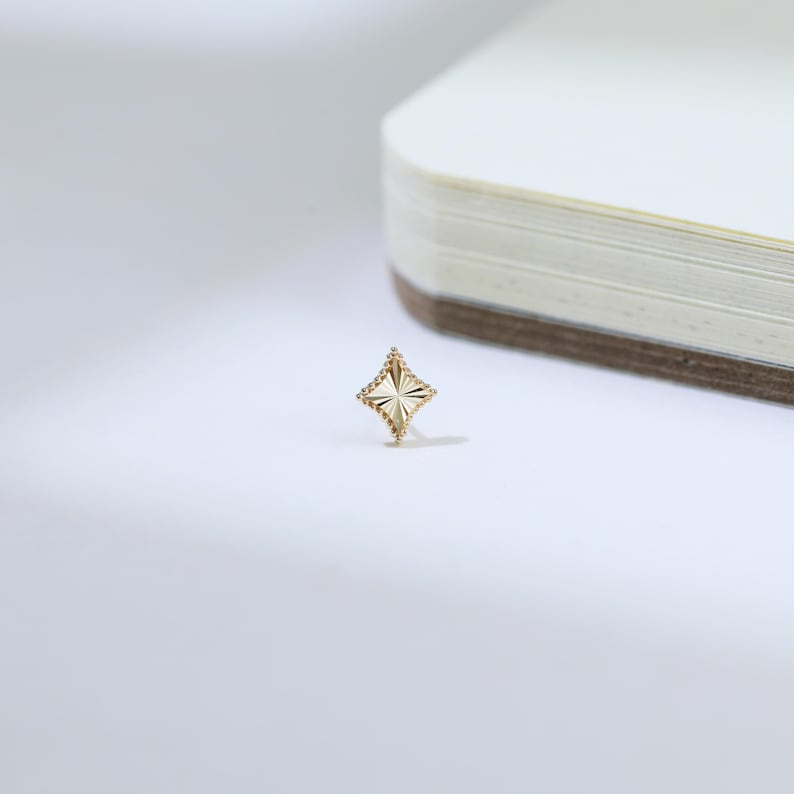14K Solid Gold Diamond Cut Starburst Motif Stud Sparkle Celestial ...