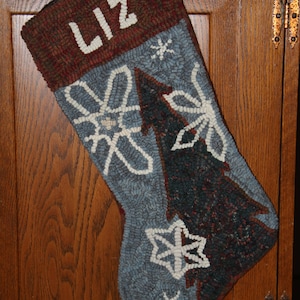 SNOWFLAKES IN EVERGREENS Rug Hooking Pattern on Linen, Rug Hooked ...