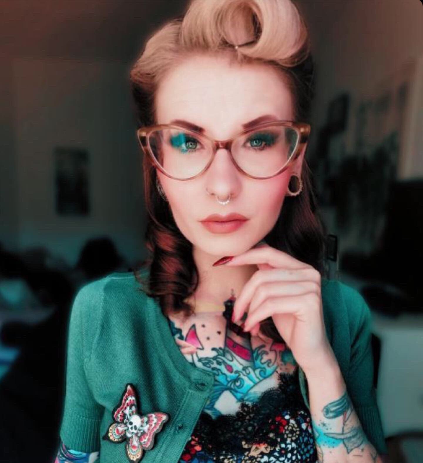 Skull Schmetterling Tattoo Brosche von Dolly Cool 40er 50er | Etsy