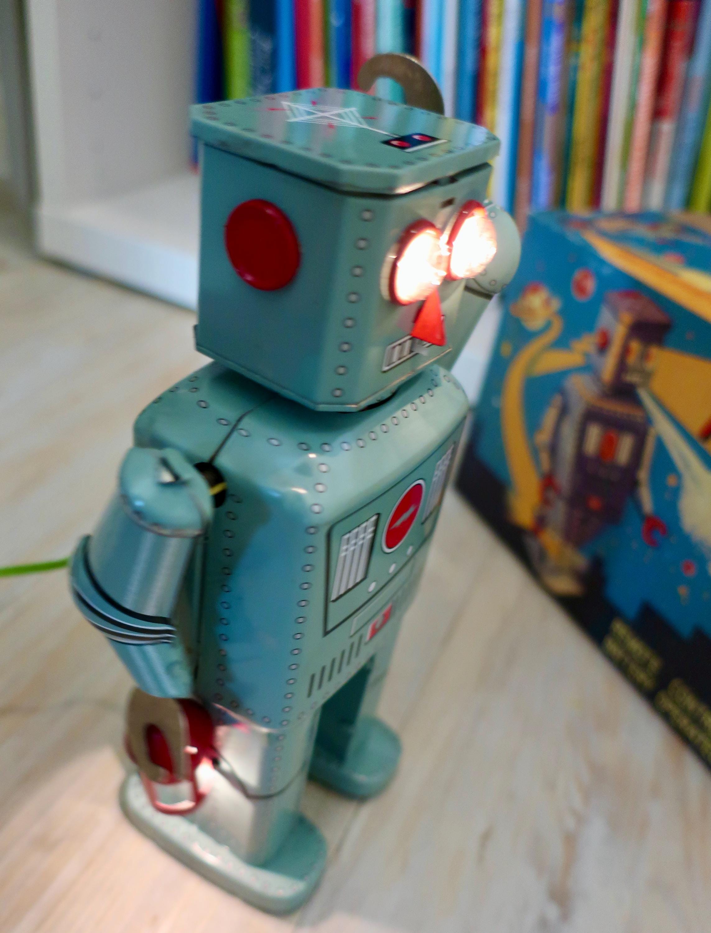 Vintage Tin Lantern Robot. Linemar Style Tinplate Collectable. Classic ...