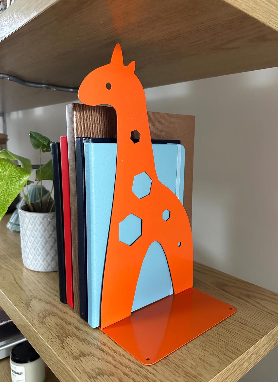 Giraffe Shaped Metal Book End Divider Perfect to Keep Your Bookcase ...