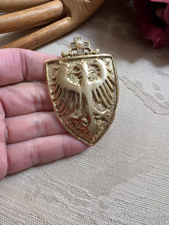 Vintage shield pin - Gem