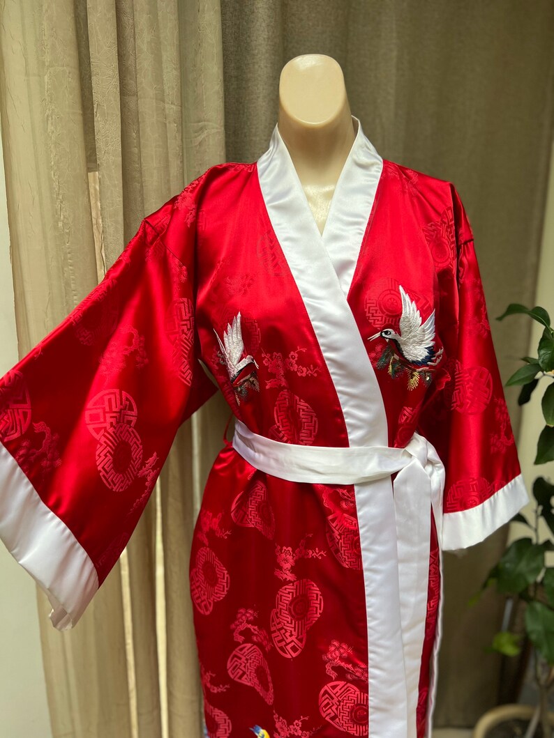 Vintage Red Embossed Embroidered Long Kimono Robe M, Lavish Crane ...