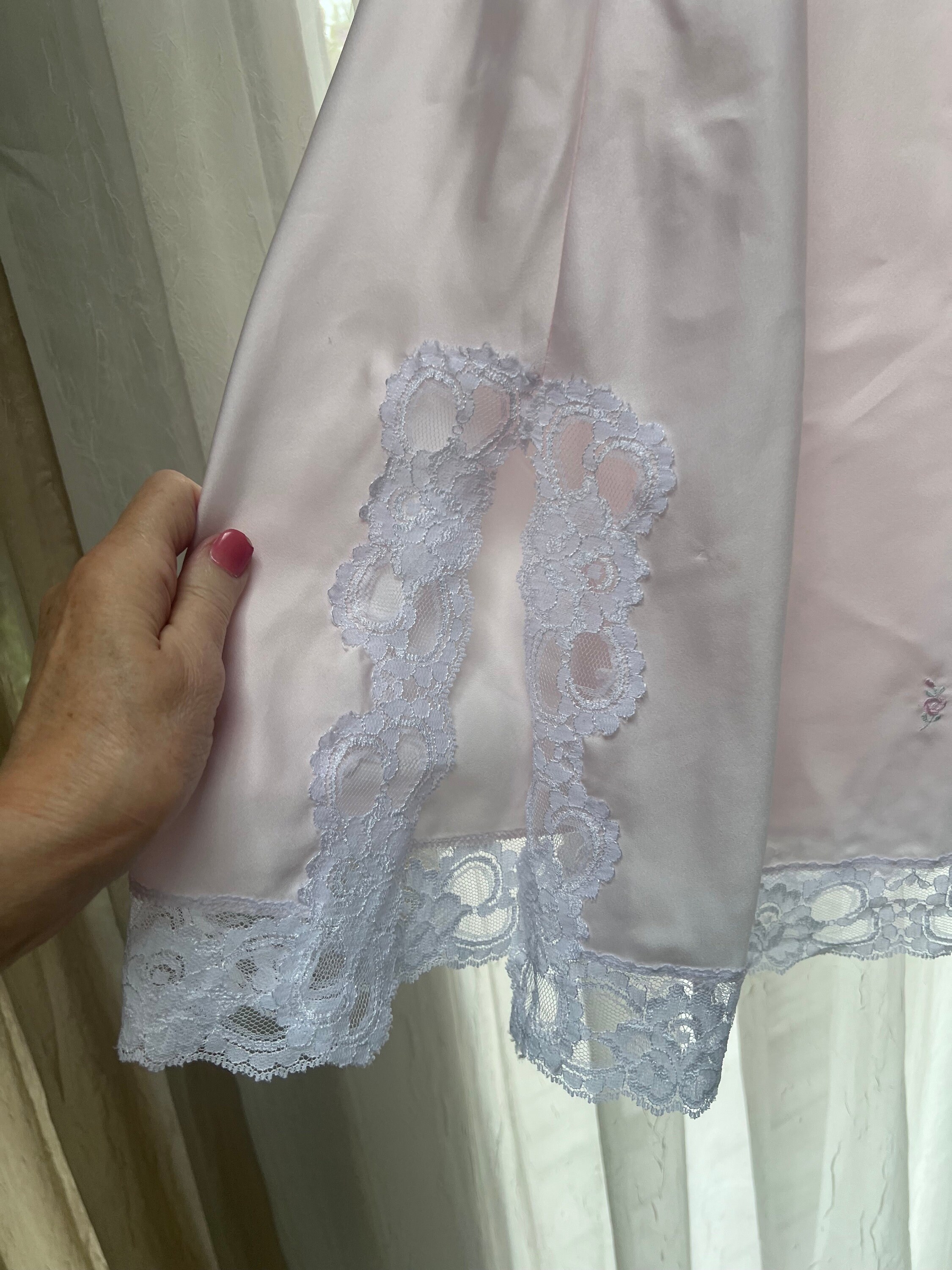 Vintage Barbizon Palest Pink Full Slip S, Tiny Flower Lace Trim ...