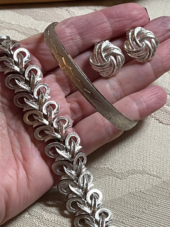 Vintage Silvertone Bangle Gem