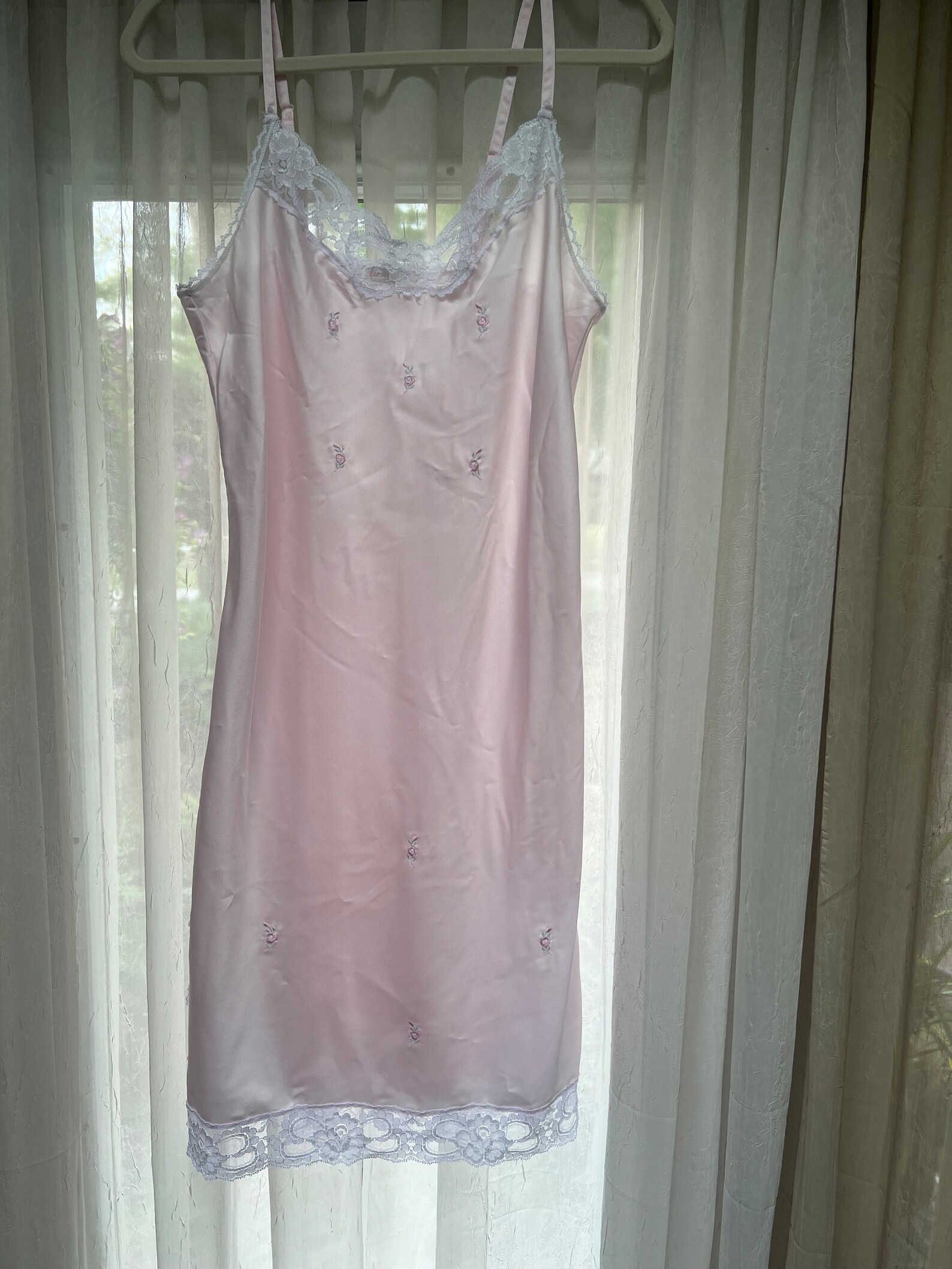 Vintage Barbizon Palest Pink Full Slip S, Tiny Flower Lace Trim ...