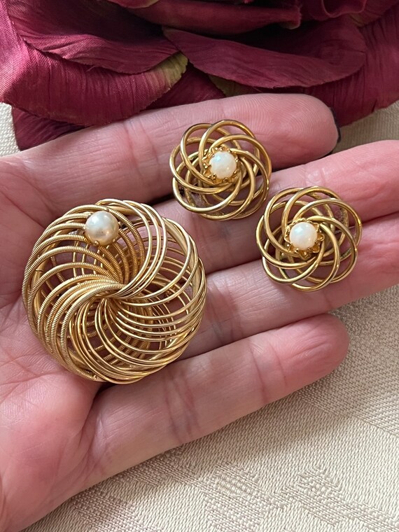 Vintage delicate gold wire - Gem