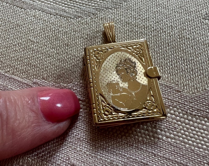 Vintage Small Gold Plate 6 Picture Book Locket, New Baby Locket Pendant ...