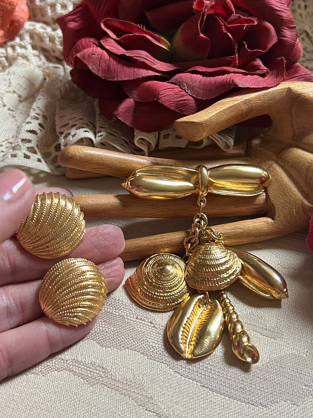 Vintage Nautical Multi Sea Shells FO Brooch, Dangling Gold Plate Sea ...