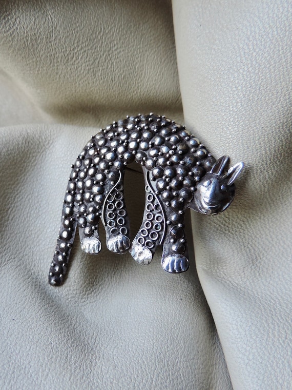 Vintage sterling cat - Gem