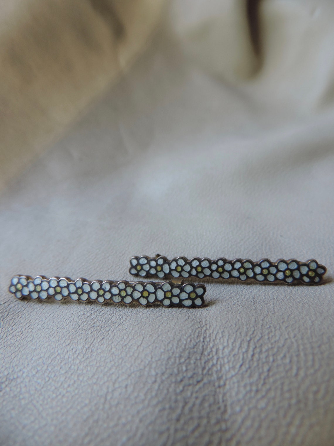 Antique Enamel Pins Antique Daisy Pins White Enamel Flower Pin - Etsy