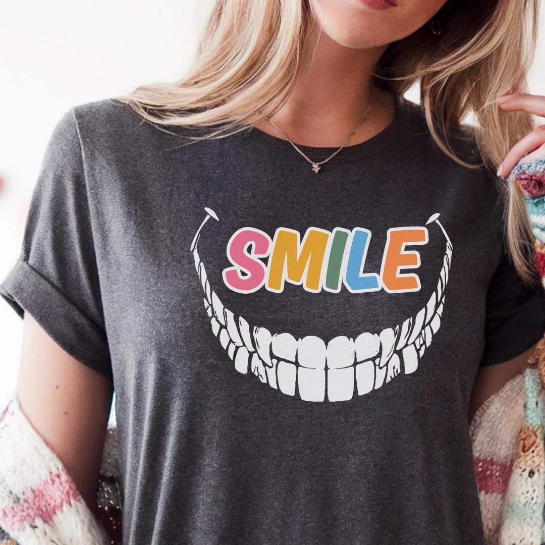 Smiley Face Shirt, Oversized Smiley Tee, Trendy Graphic T-shirt, Yellow ...