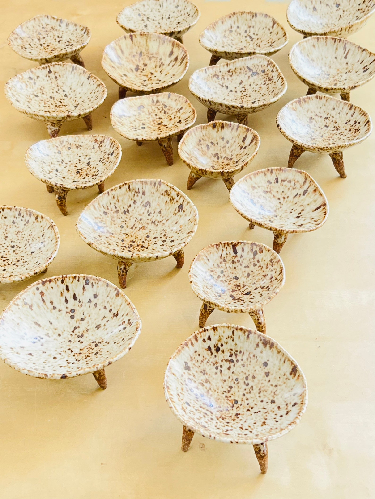 Ceramic Tripod Bowl With Teak Spoon, Pottery Condiment,spice Bowl ...