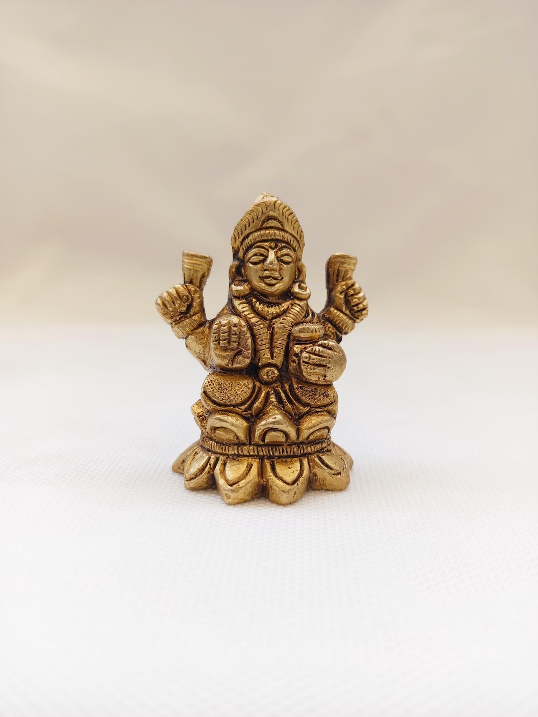 Lakshmi Statue Laxmi Sitting on Lotus Hindu Goddess of Fortune ...