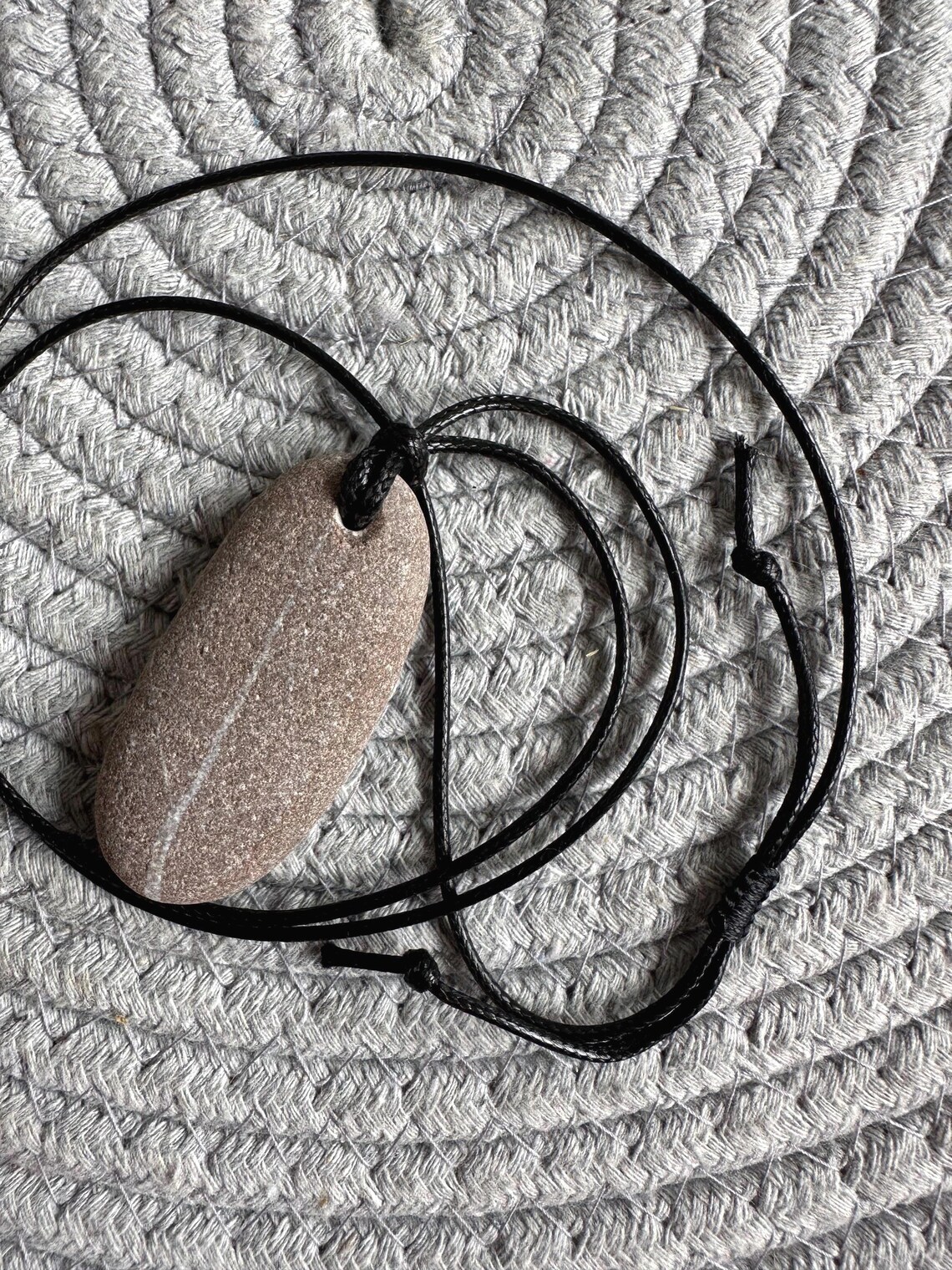 Simple Unisex Sea Pebble Necklace - Natural Beach Pebble Pendant Stone ...