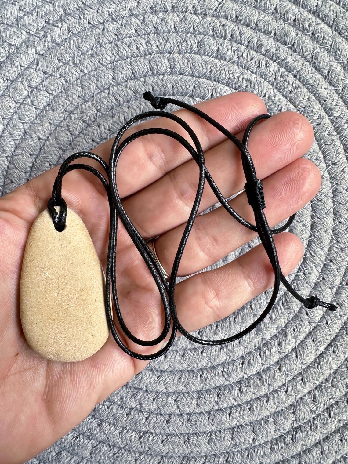 Simple Unisex Sea Pebble Necklace - Natural Beach Pebble Pendant Stone ...