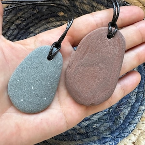 Simple Unisex Sea Pebble Necklace - Natural Beach Pebble Pendant Stone ...