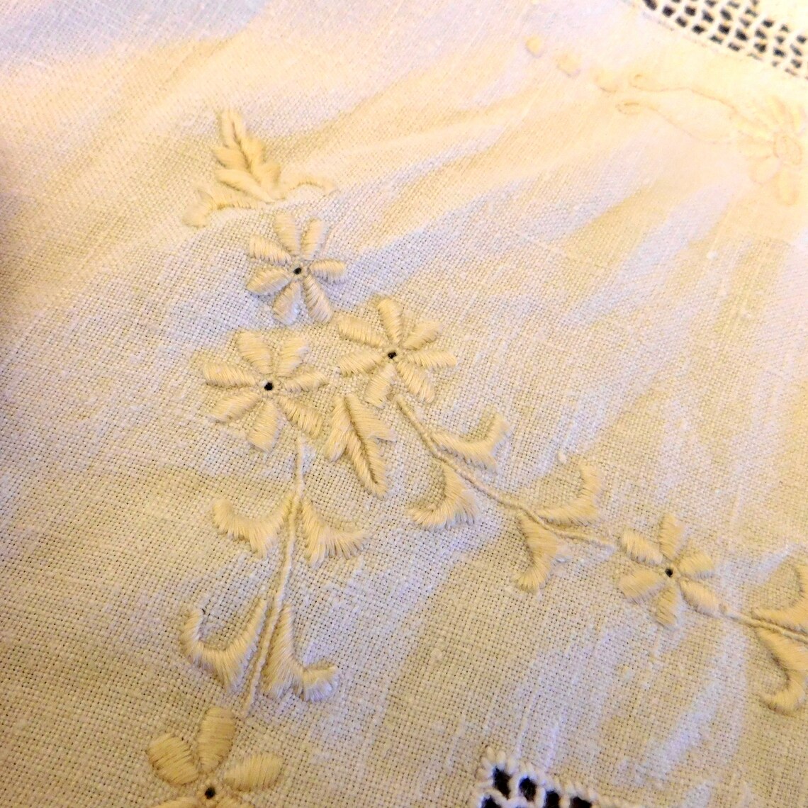 Vintage Very Large White Linen Tablecloth W/ Cream-colored Embroidery ...