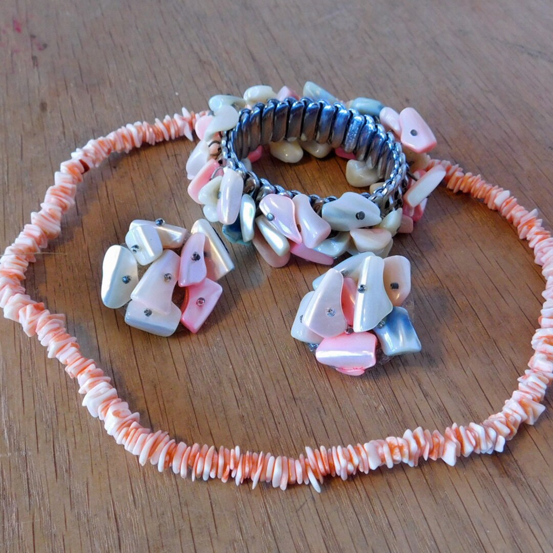 Vintage Shell Jewelry Suite - Stretch Bracelet, Necklace - Clip-on ...