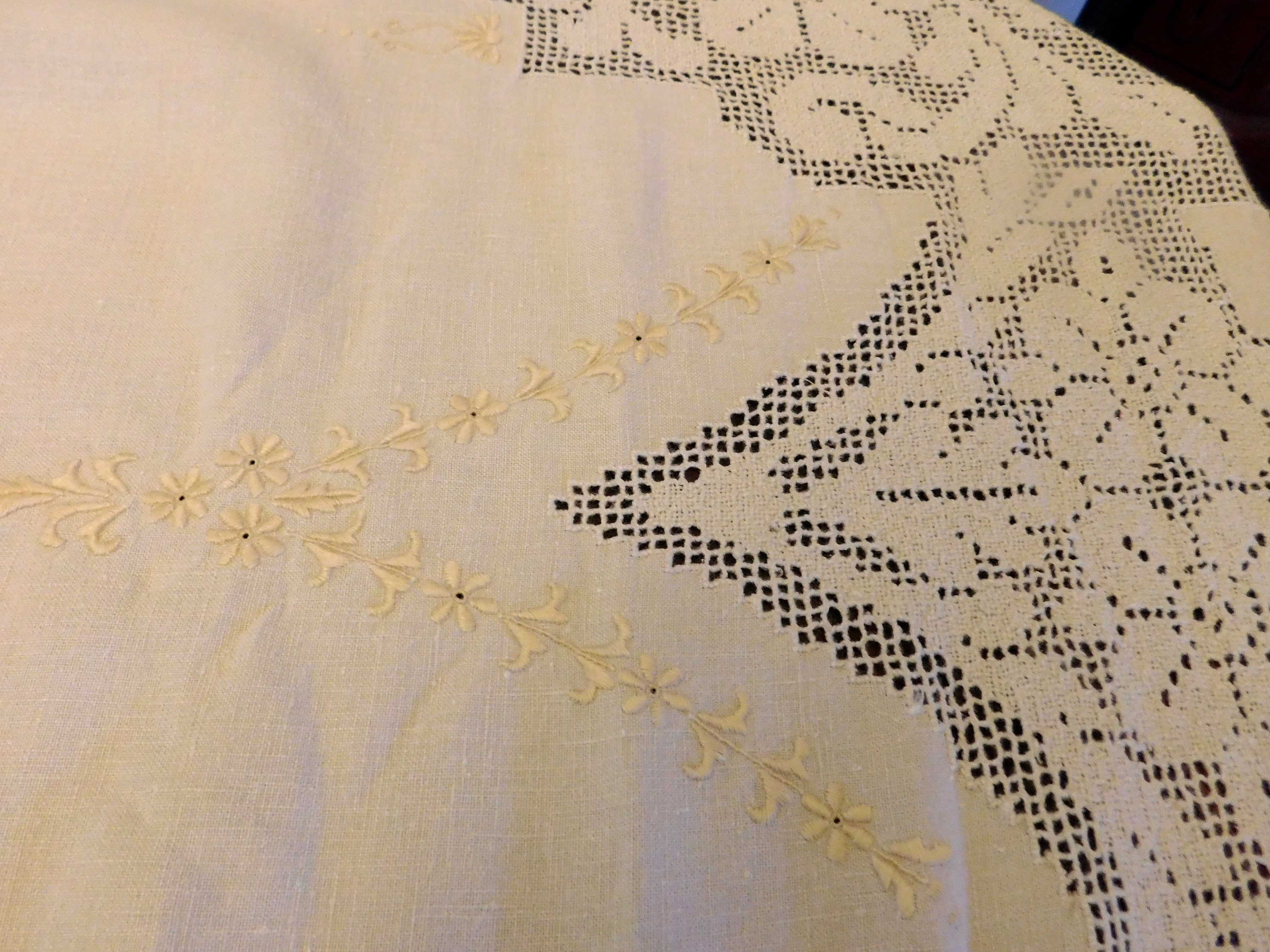 Vintage Very Large White Linen Tablecloth W/ Cream-colored Embroidery ...