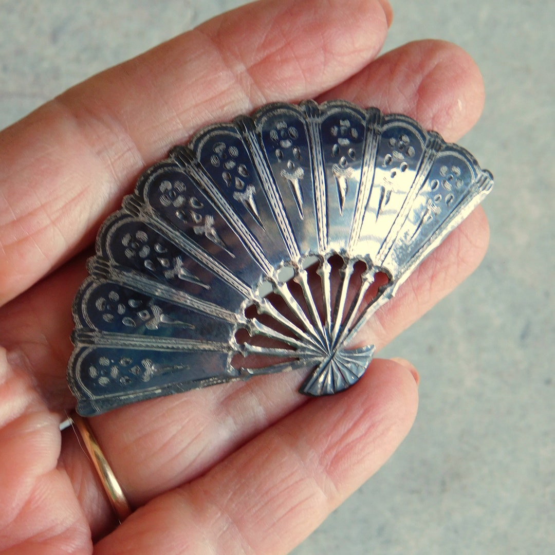 Vintage Siam Sterling Silver Niello Fan-shaped Brooch - Black and ...