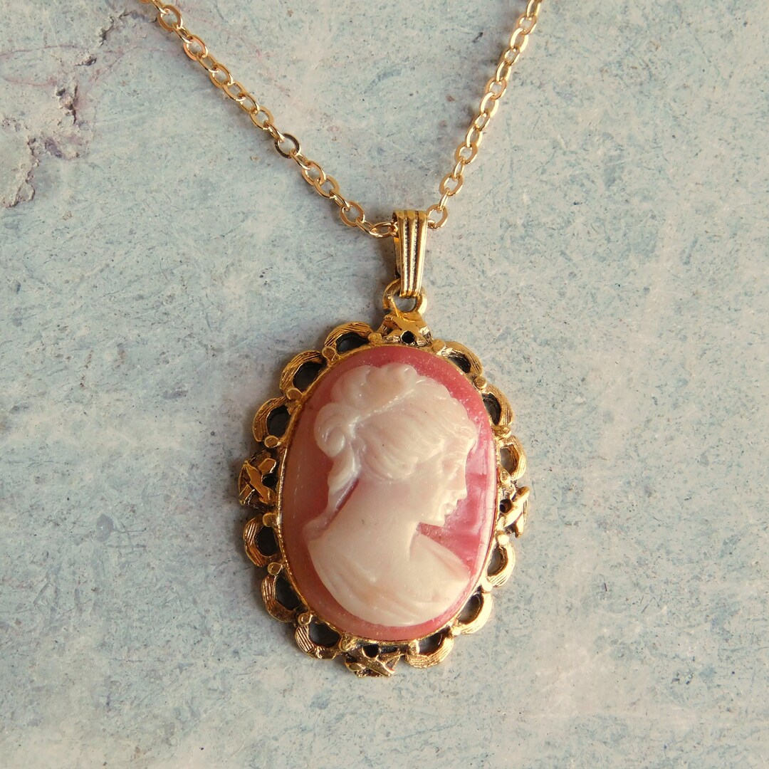 Vintage Faux Shell Cameo Locket Pendant Necklace Victorian/edwardian ...