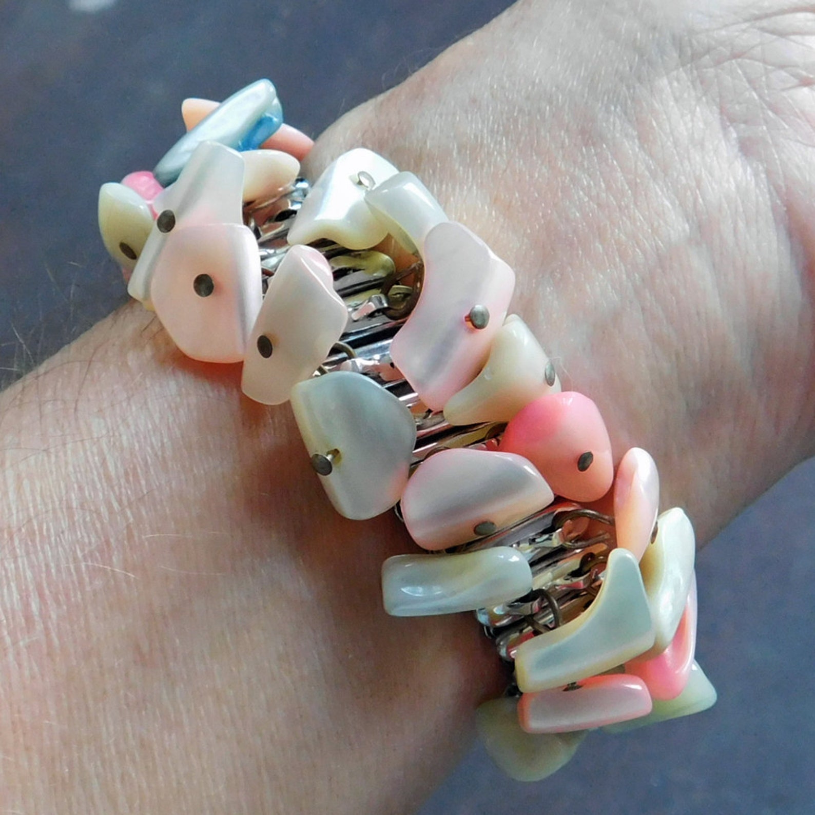 Vintage Shell Jewelry Suite - Stretch Bracelet, Necklace - Clip-on ...