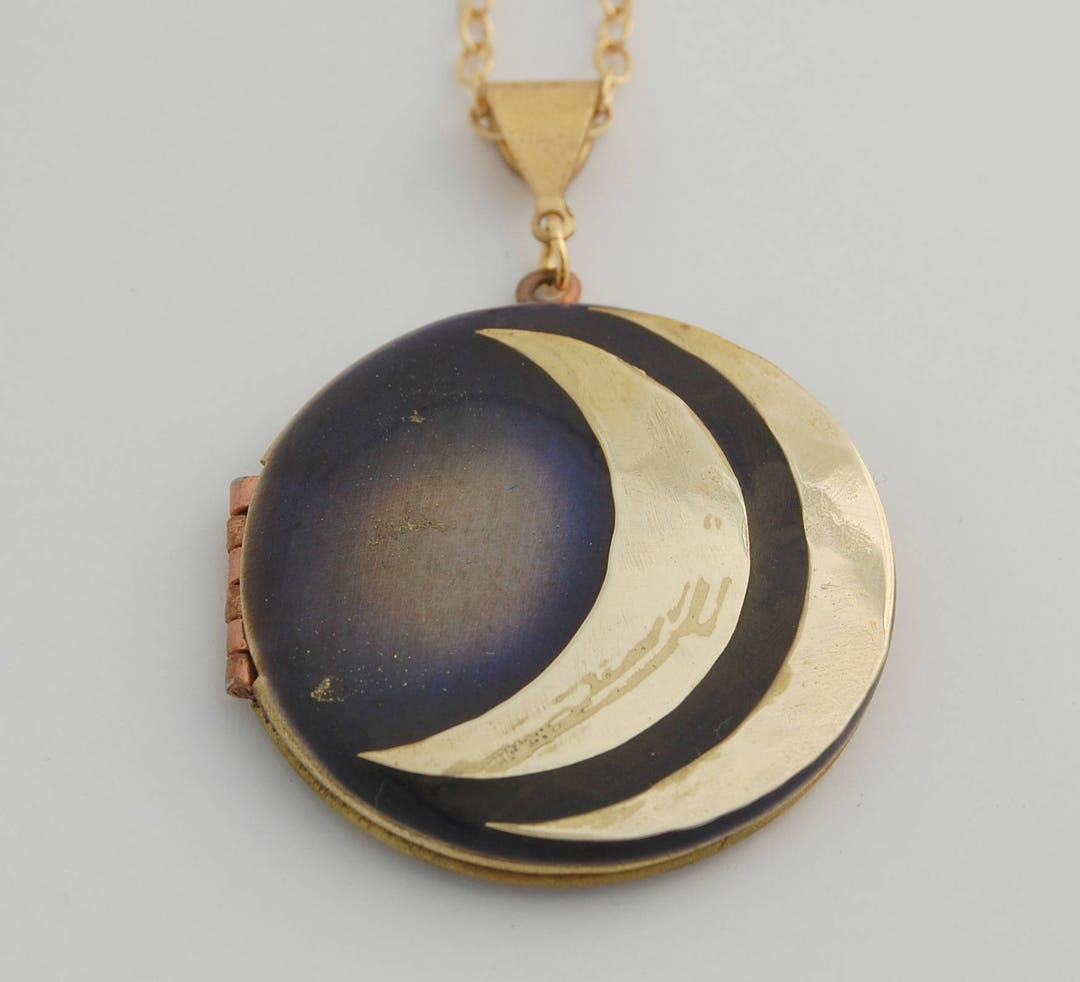 Vintage Locket Necklace · Moon Phases Jewelry · Custom Photo Lockets ...