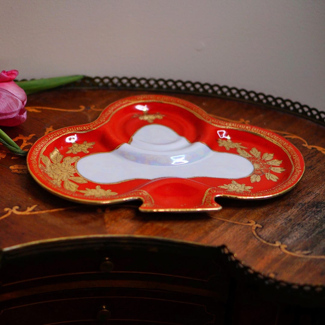 Vintage Japanese Clover-shaped Porcelain Tray – Red Enamel With Gold ...
