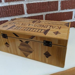 Vintage Large Wood and Woven Buffalo Grass Keepsake Box Souvenir of ...