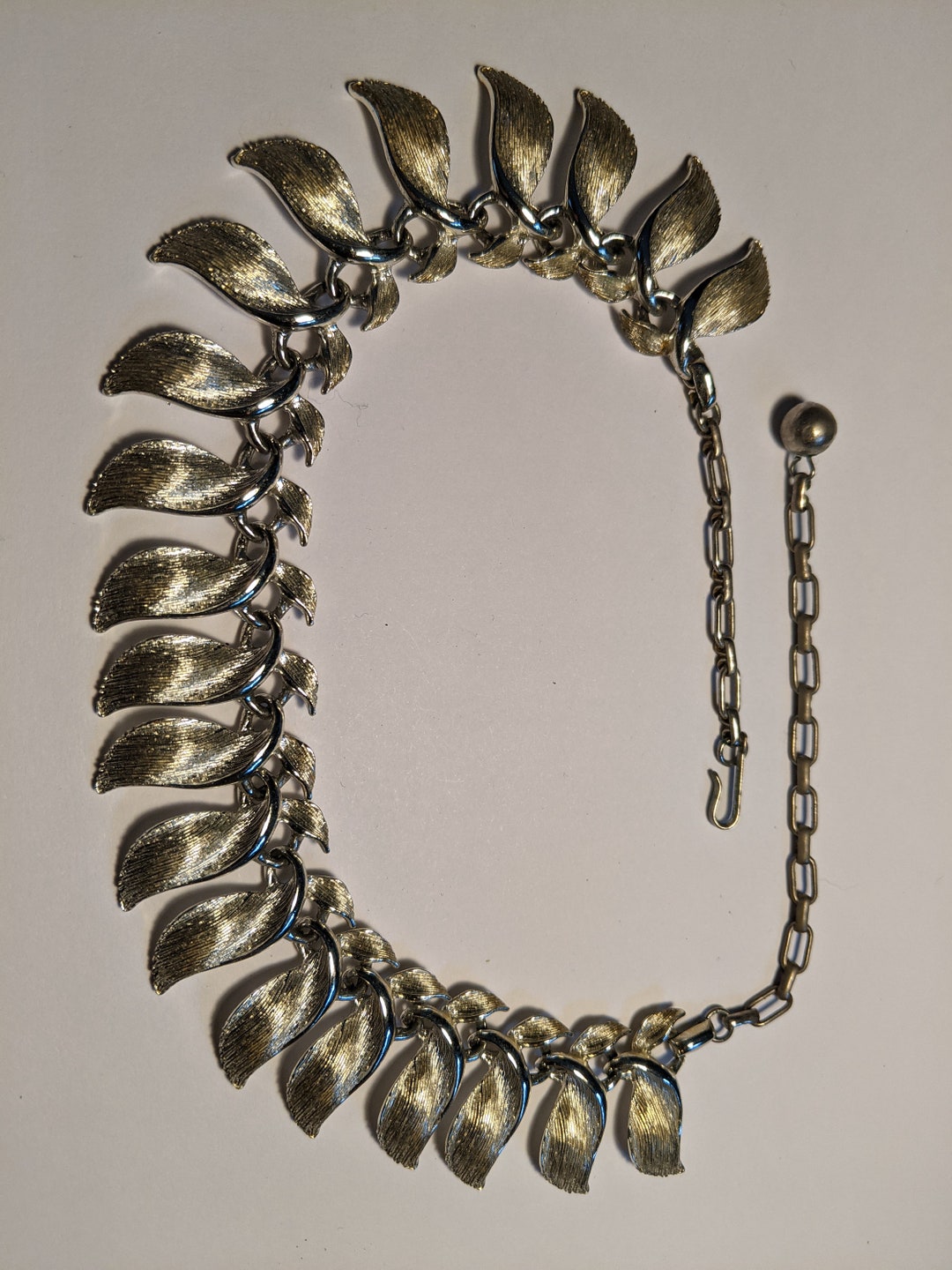 Vintage 1960s/70s Pakula Brushed Silvertone Leaf Choker Necklace - Etsy