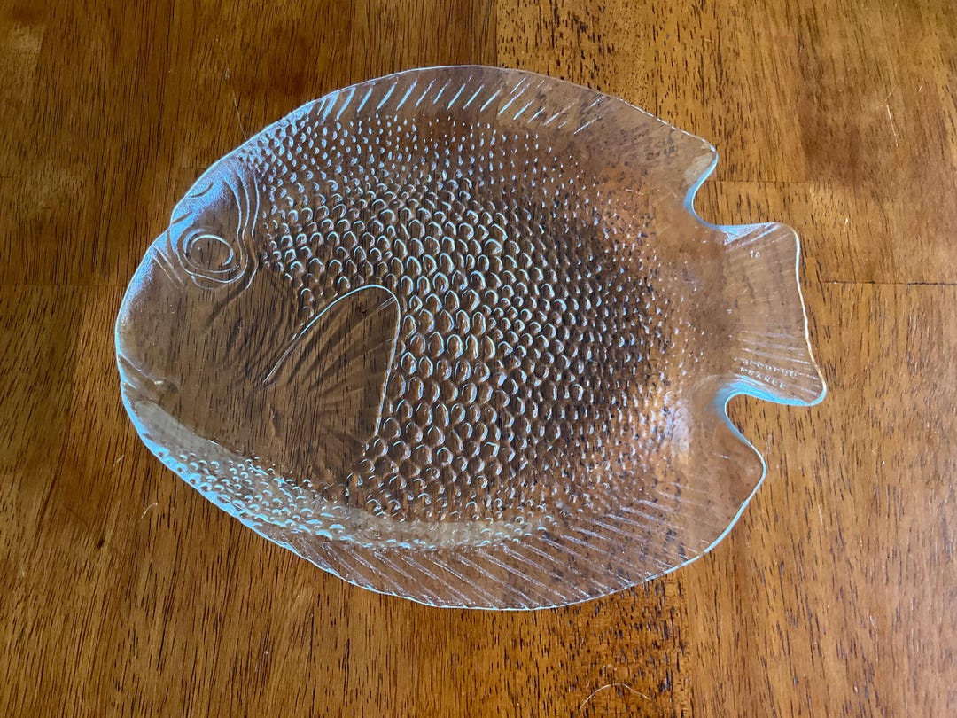 Arcoroc France Glass Fish Plate ~ Smooth Edges and Clear Textured. 10 ...