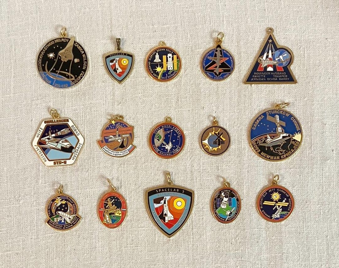 Vintage Lot of 15 NASA Pendants Charms Shuttle STS Missions Skylab ...
