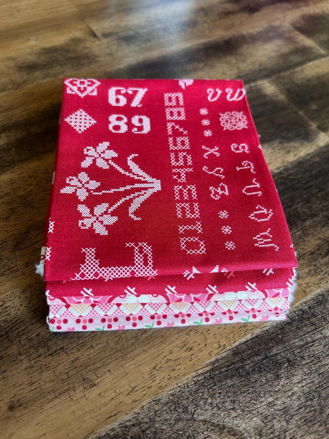 Riley Blake Red Fat Quarter Bundle - Lori Holt - Piece and Plenty - Red ...