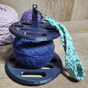 Yarn Spinner on the Go Wrist Band Portable Yarn Caddy Collapsible Yarn ...