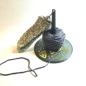 Yarn Spinner on the Go Mushroom Design Wrist Band Portable Yarn Caddy ...