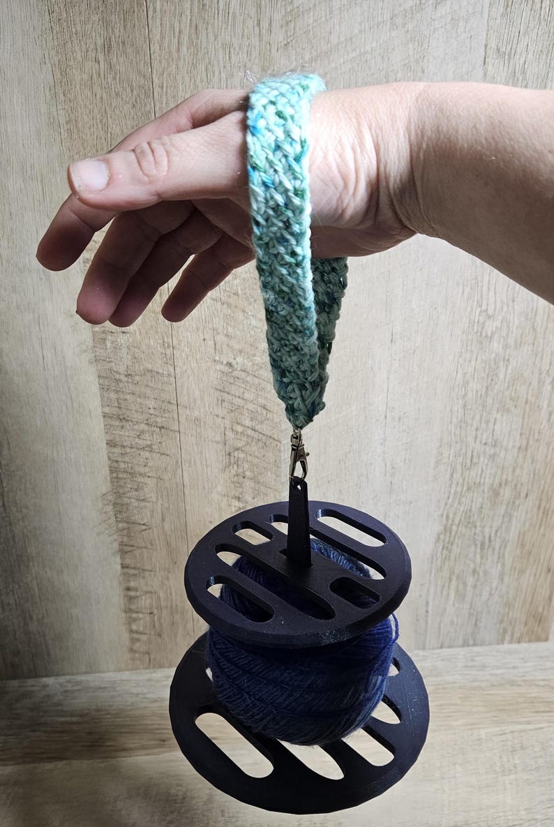 Yarn Spinner on the Go Wrist Band Portable Yarn Caddy Collapsible Yarn ...